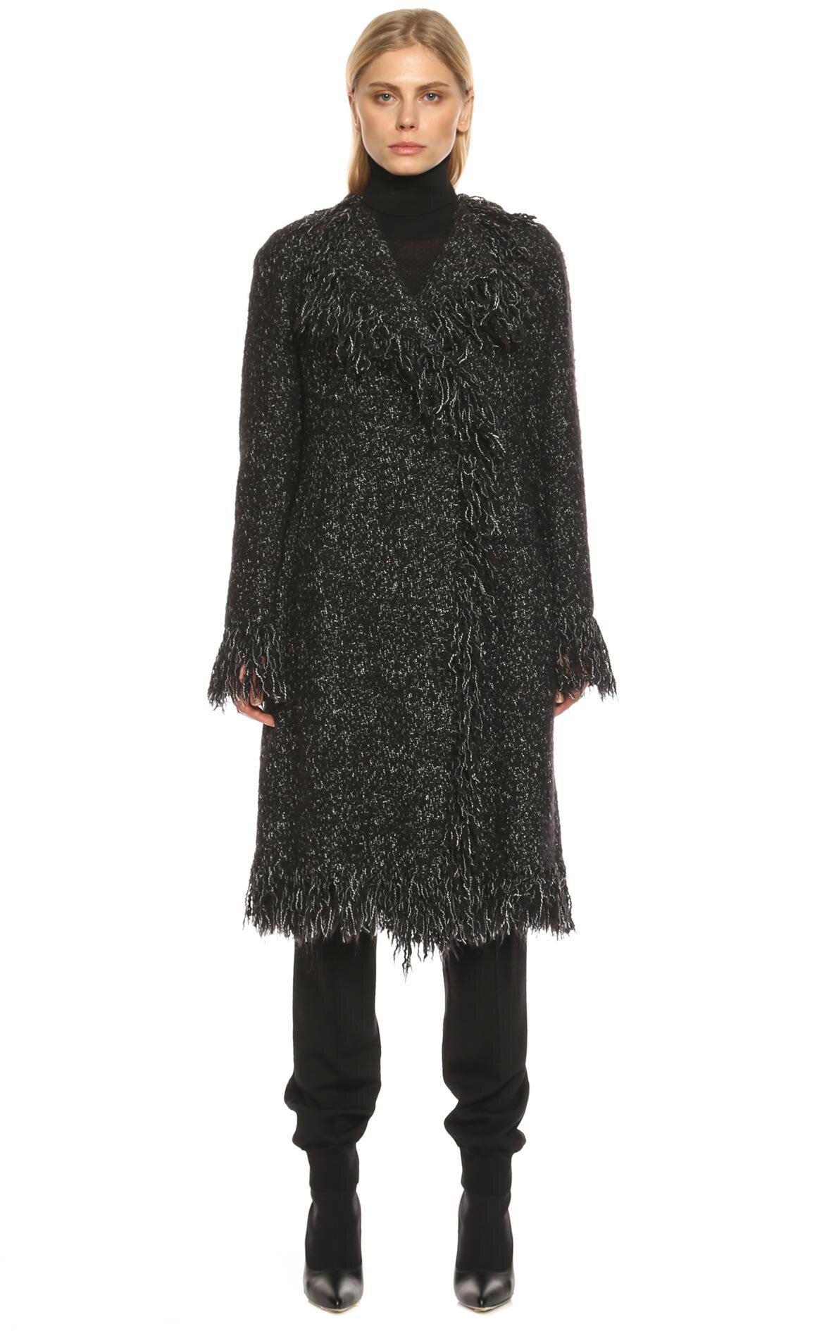 Paule Ka-Paule Ka Siyah Palto